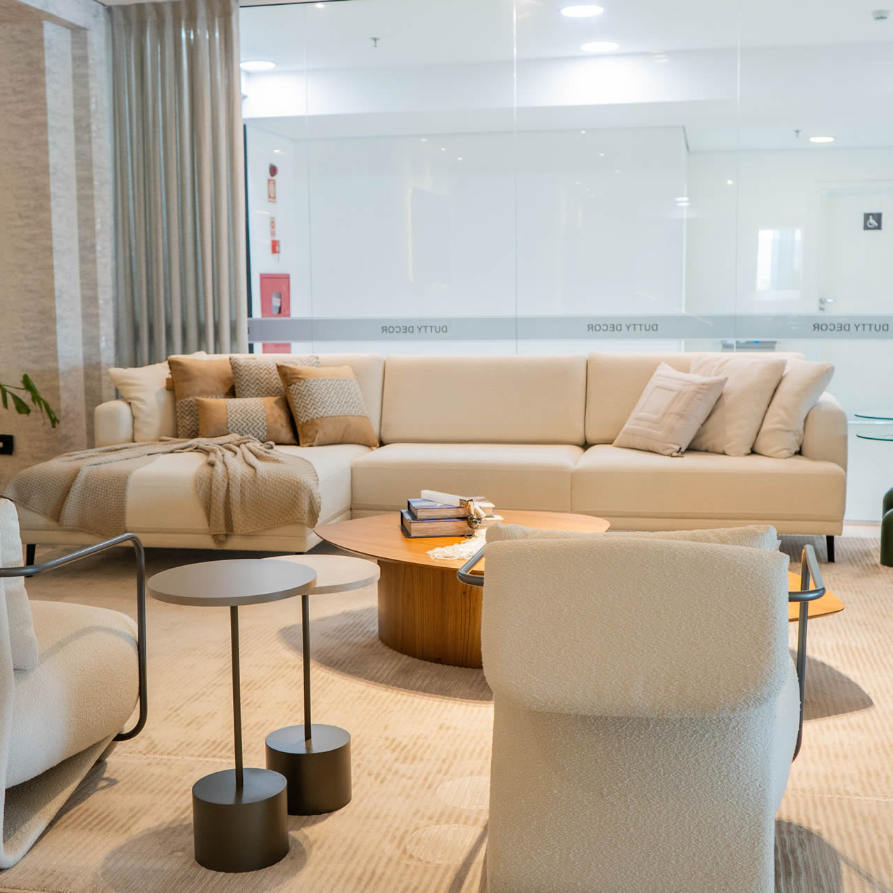 Sofá Davi - Dutty Decor - Dever em Decorar